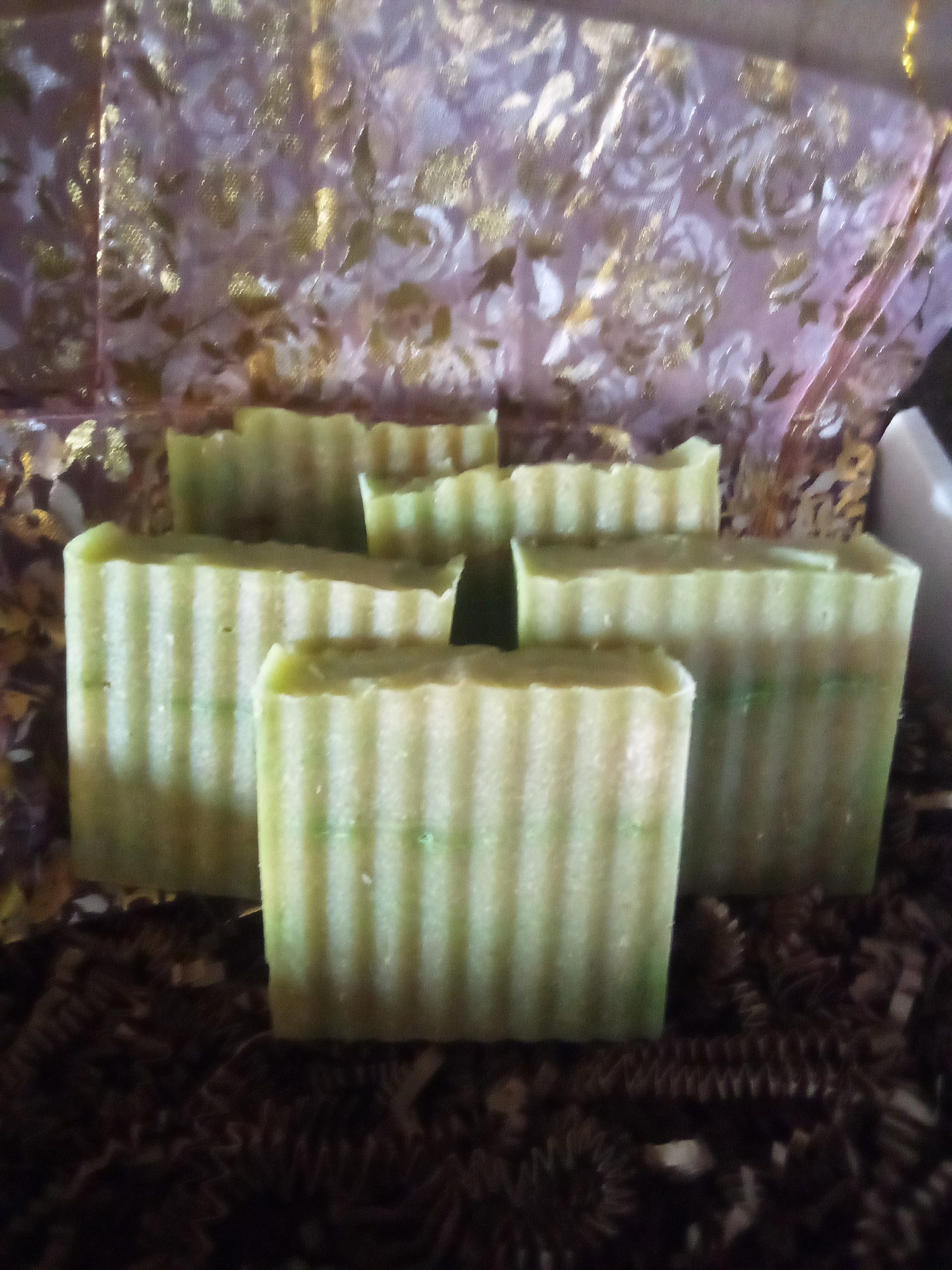 Bar Soap Home Made Goats Milk Manuka Honey and Oats Soap. (lightly ...