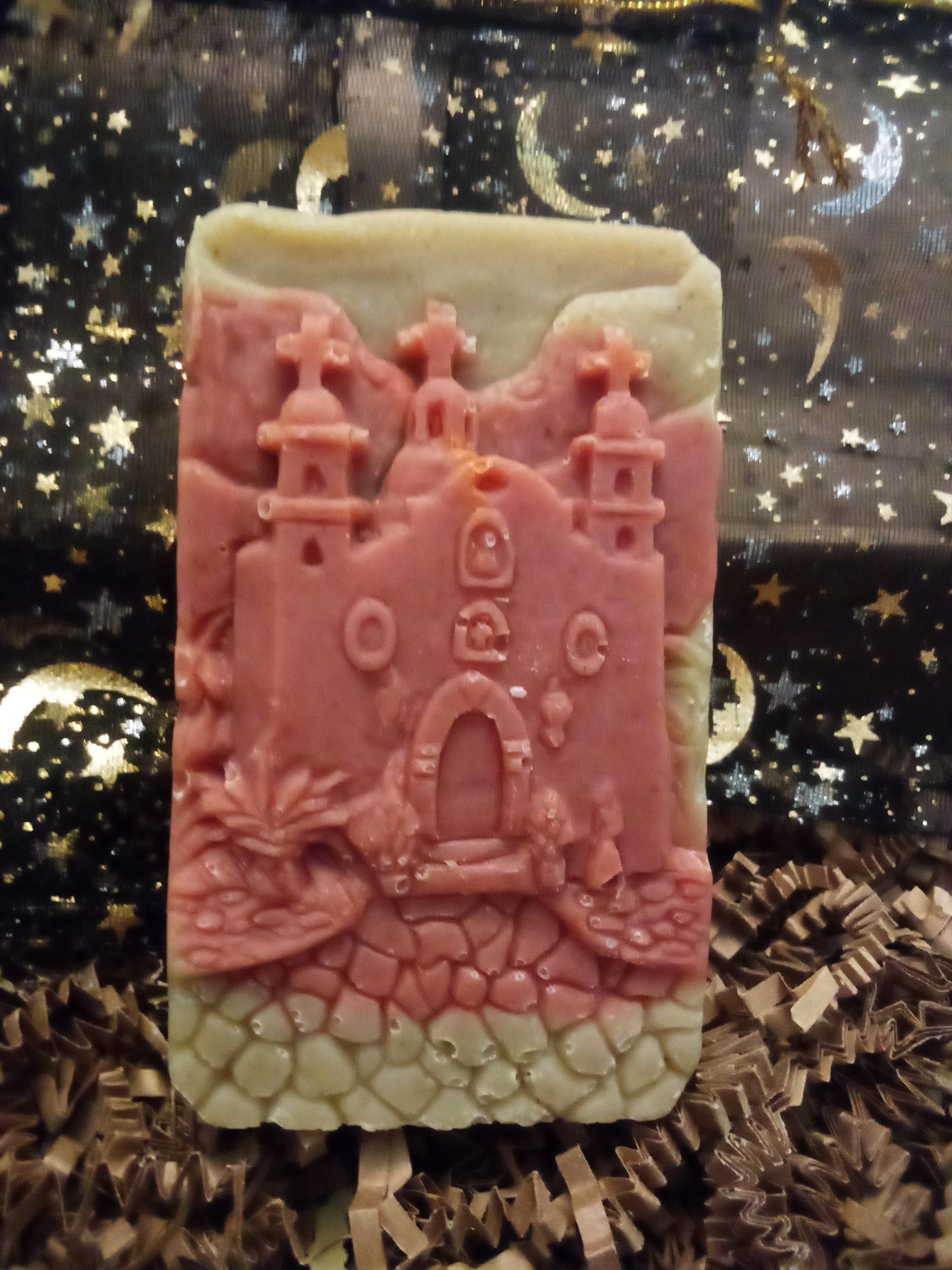 Goats Milk, Manuka Honey, Oats and Jojoba oil. Fresh Peach scent ...