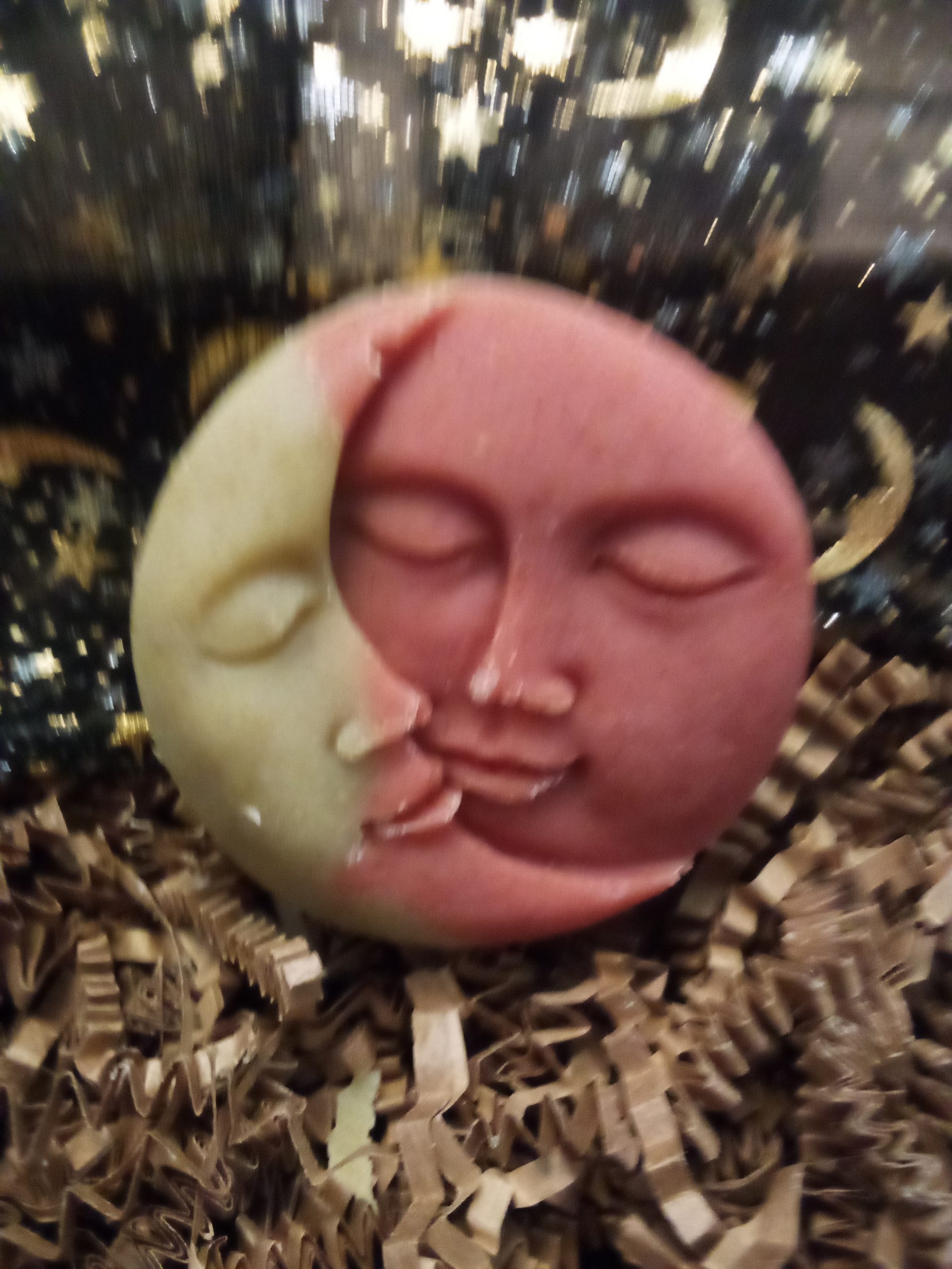 Goats Milk, Manuka Honey, Oats and Jojoba oil. Fresh Peach scent. Sun ...